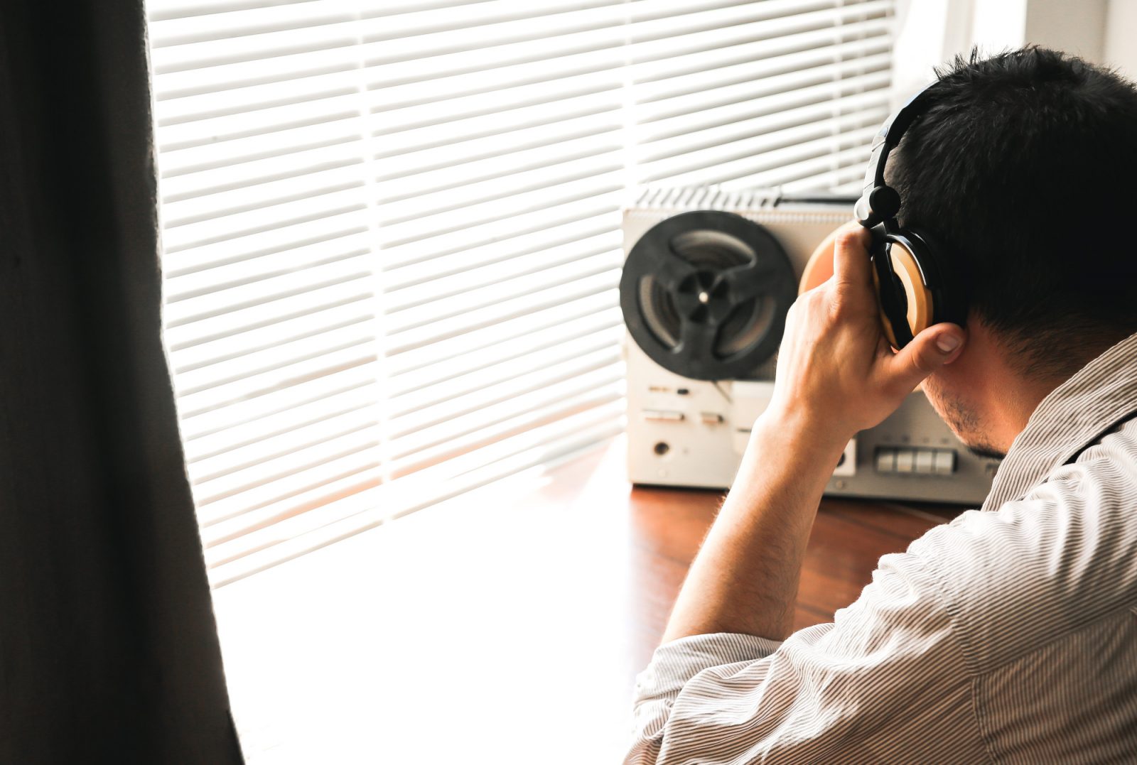 How to Tell if Your House is Bugged and Someone is Eavesdropping