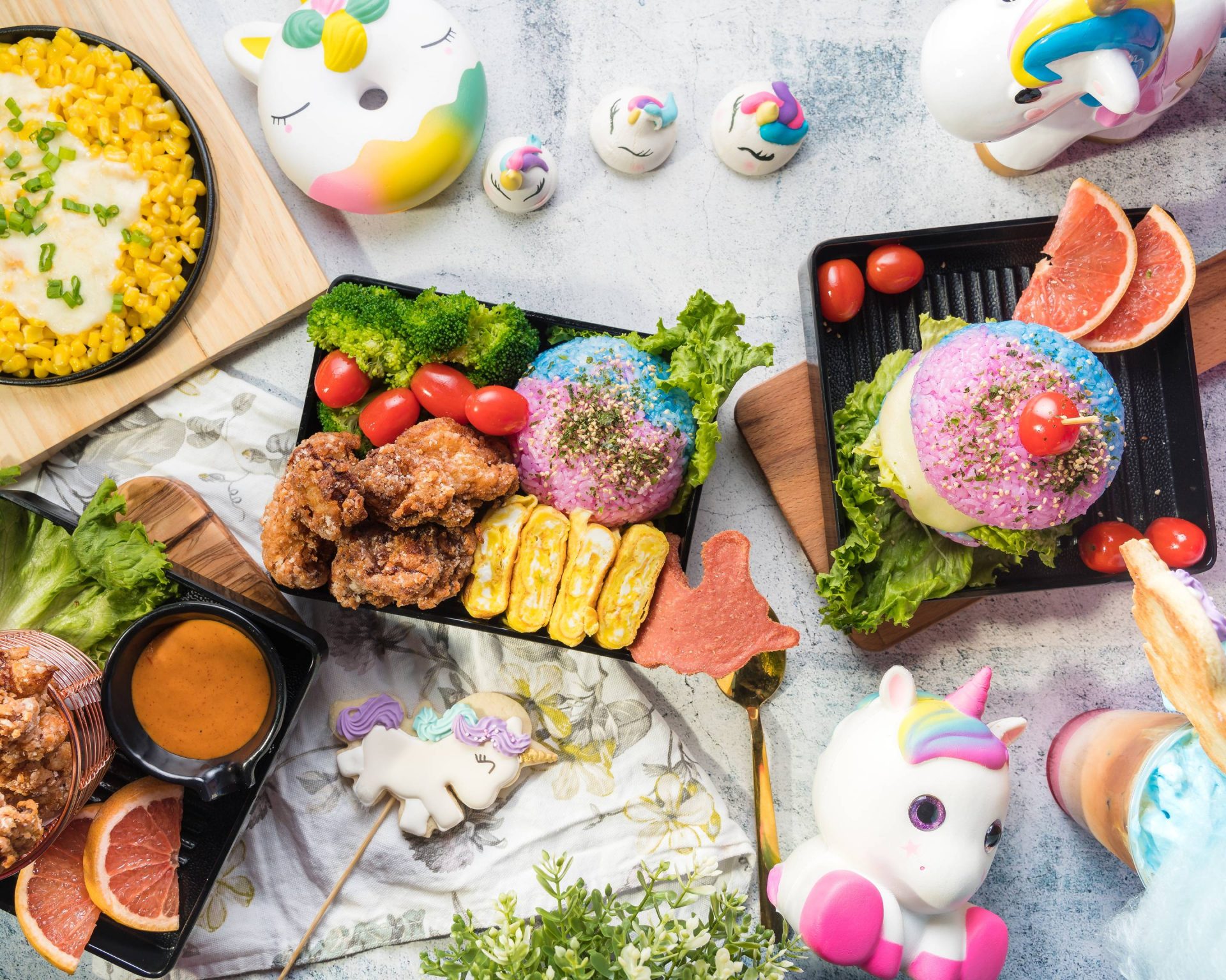 This Unicorn-Themed Toronto Café Features A Magical Menu - View the ...