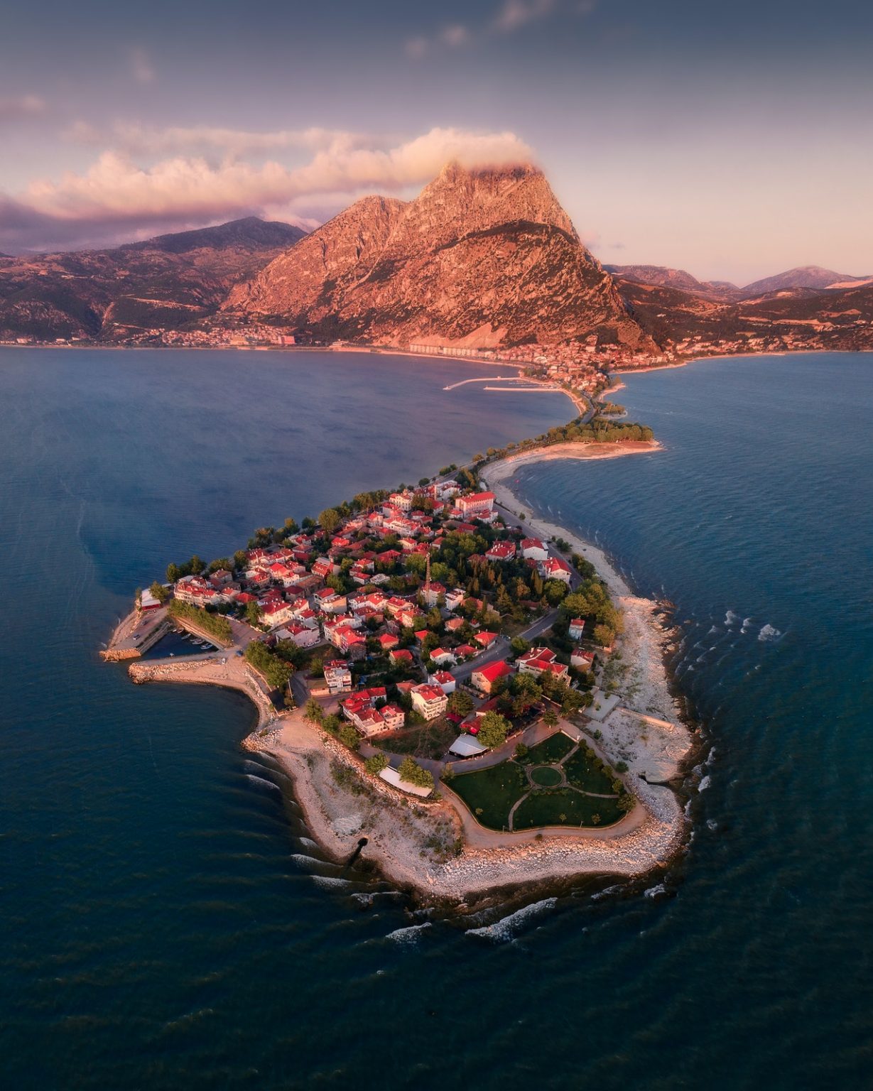 Why add the Cayman Islands to your travel list - View the VIBE Toronto