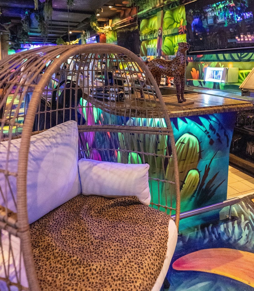 A Look Inside Toronto’s New Multi-Sensory Spot, Selva Toronto - View ...