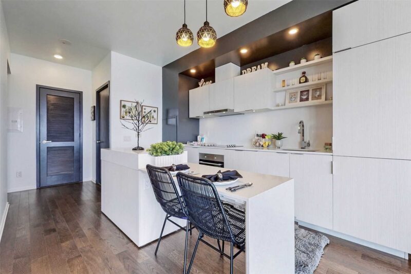 Top 6 in The 6ix: Listings of the week - Views for days & textured ...