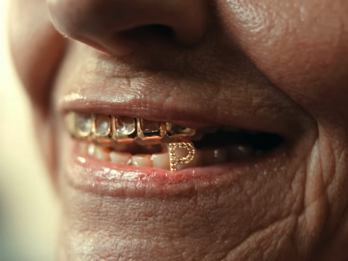 SPOTTED: Toronto's very own "6 Mom," Andrea Bolley makes a cameo ...