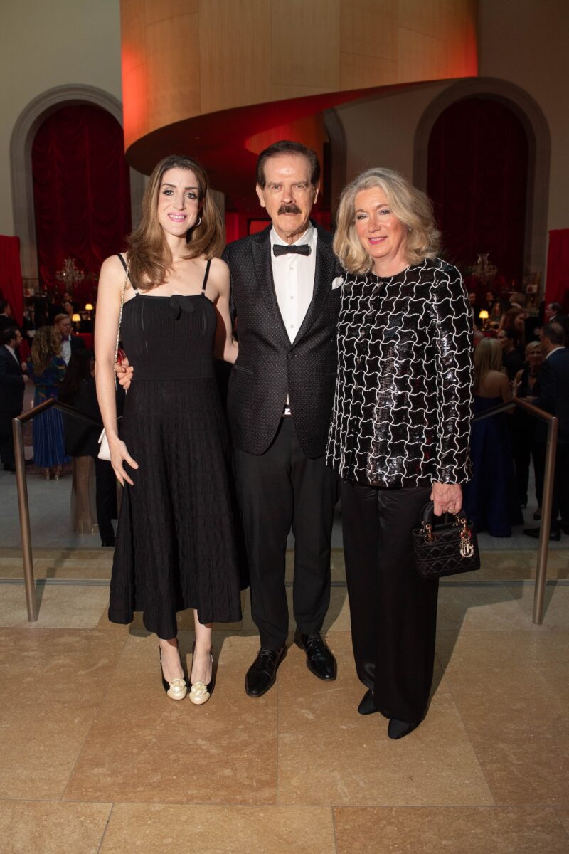 Check out the VIBE inside the 2025 AGO Art Bash from record-breaking ...