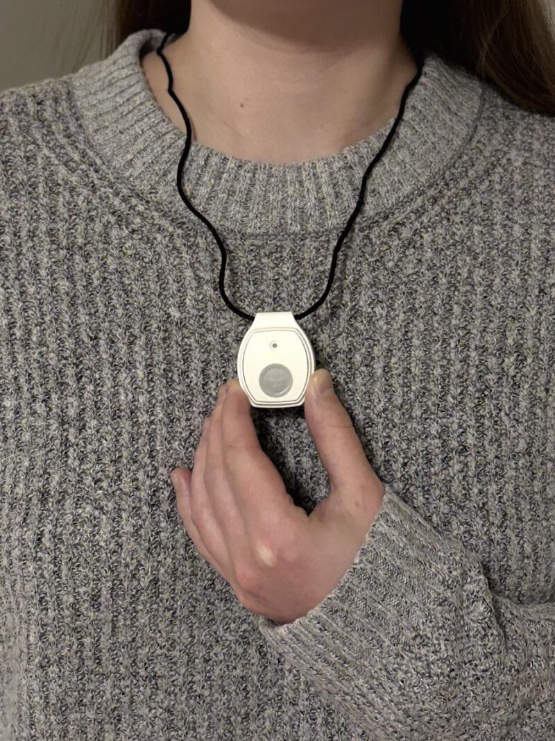The GPS Medical Alert as a Practical Gift for an Aging Parent